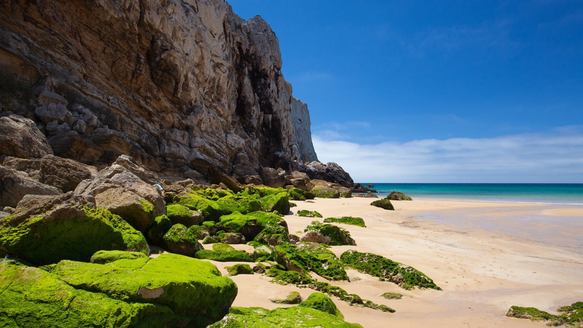 Shipping to St Vincent from the UK - St Vincent shipping prices